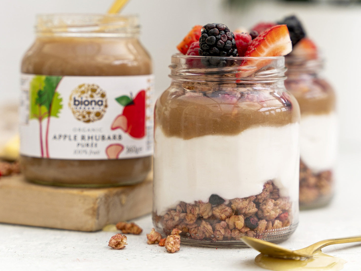 Vegan Apple and Rhubarb Breakfast Pots – Biona